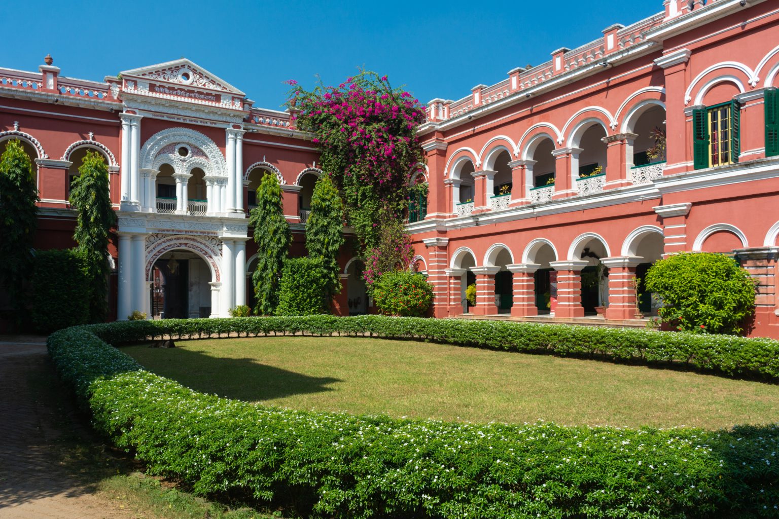 Itachuna Rajbari: A Stay to Remember - The Floating Pebbles