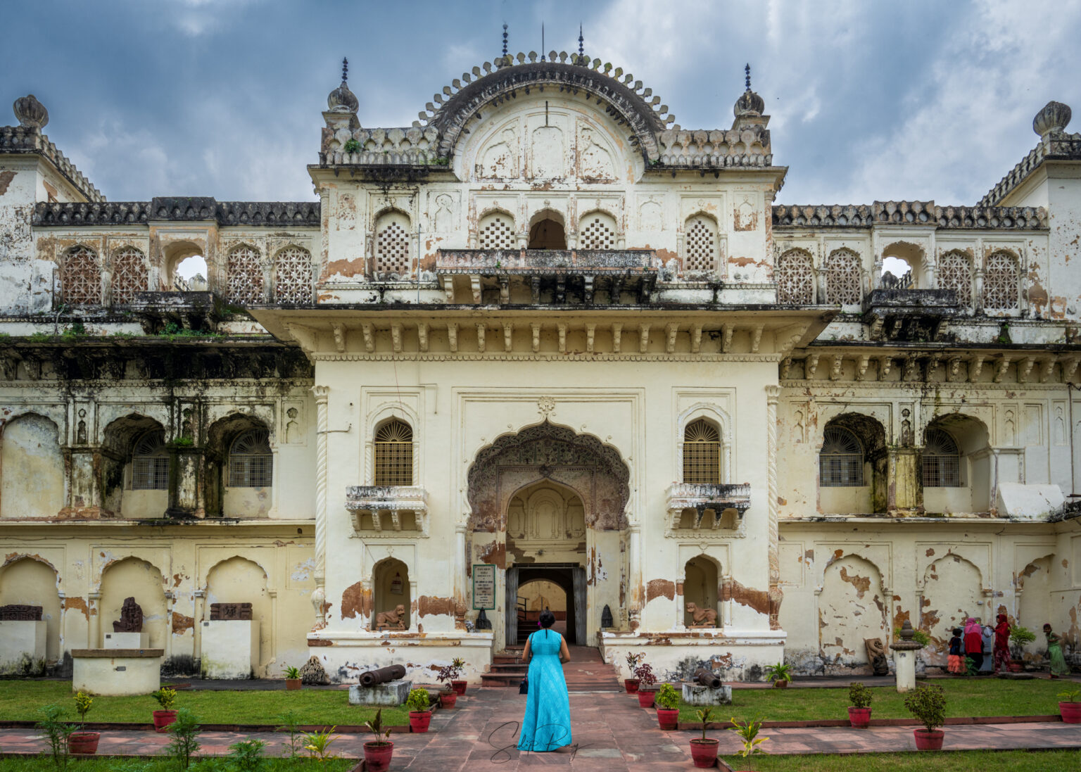 Dhubela: A Trip to the Land of Mastani - The Floating Pebbles