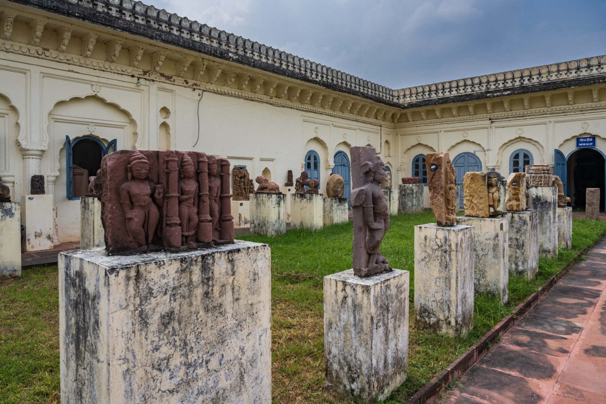 Dhubela: A Trip to the Land of Mastani - The Floating Pebbles