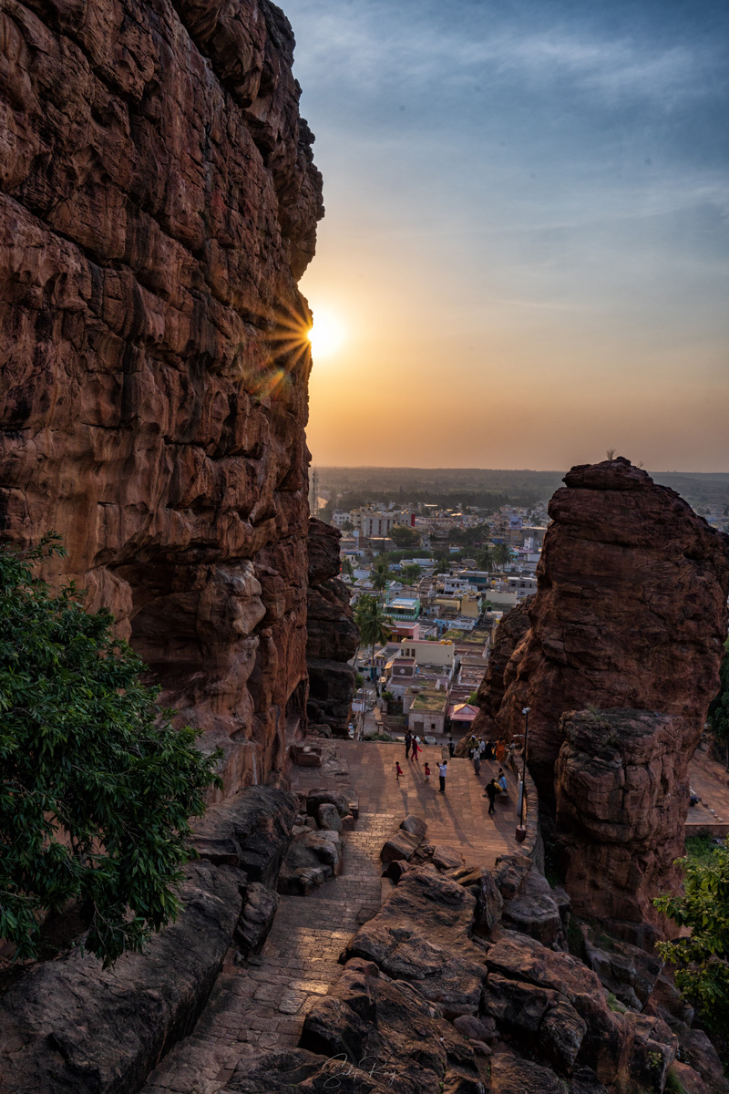 Badami: The Ultimate Guide to the Chalukyan Capital - The Floating Pebbles