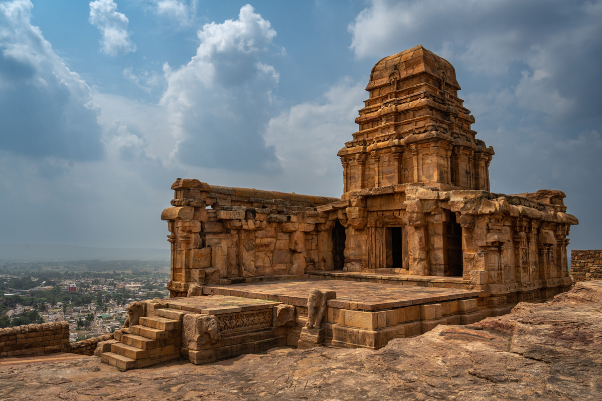 Badami: The Ultimate Guide to the Chalukyan Capital - The Floating Pebbles
