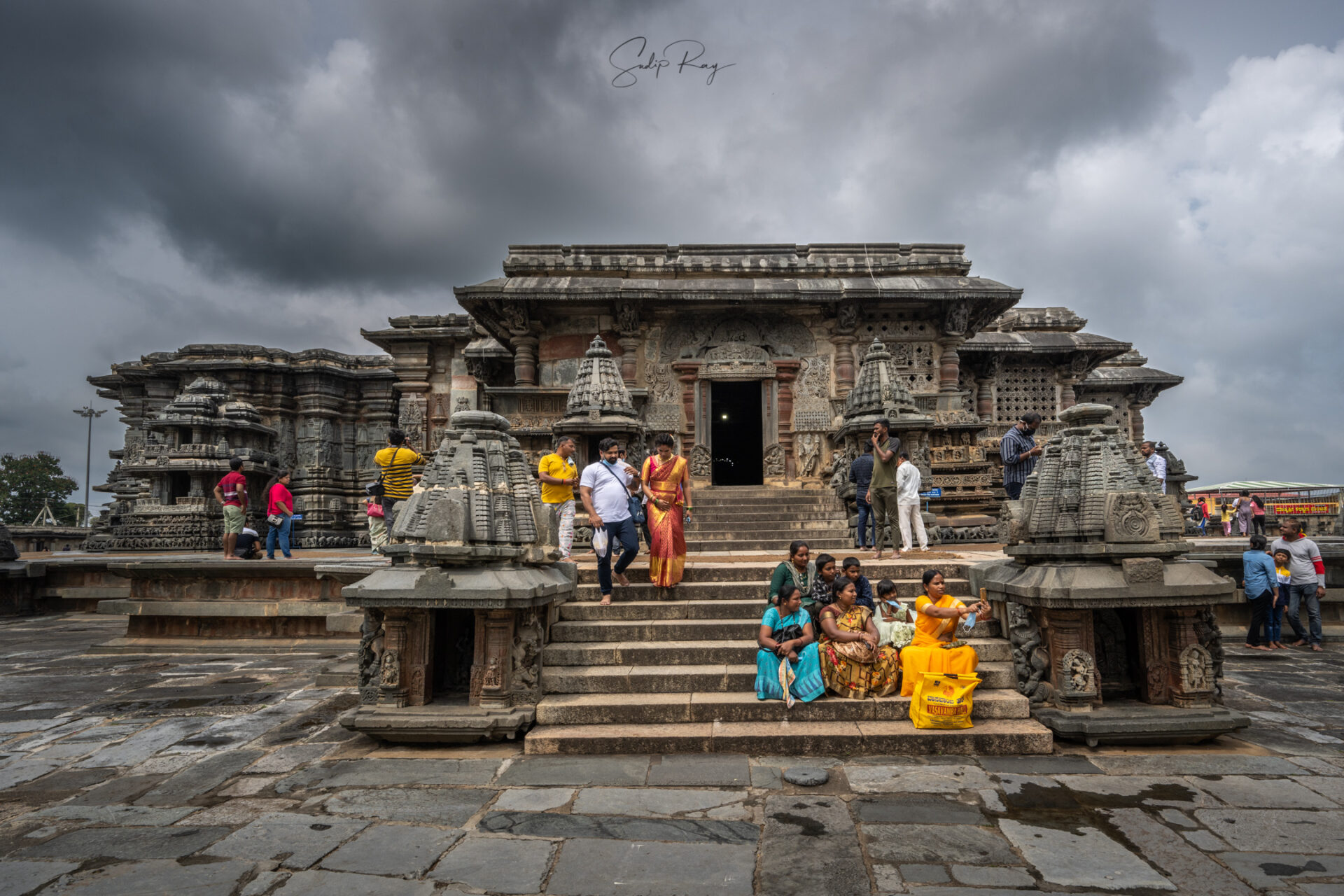 Belur’s Chennakesava Temple: Poetry Etched on Stones - The Floating Pebbles