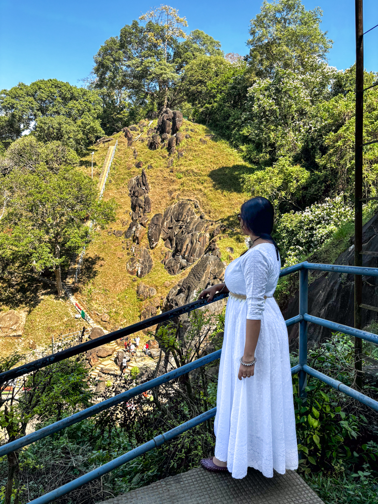 Unakoti: A Journey to the Lost Hill of Faces. - The Floating Pebbles